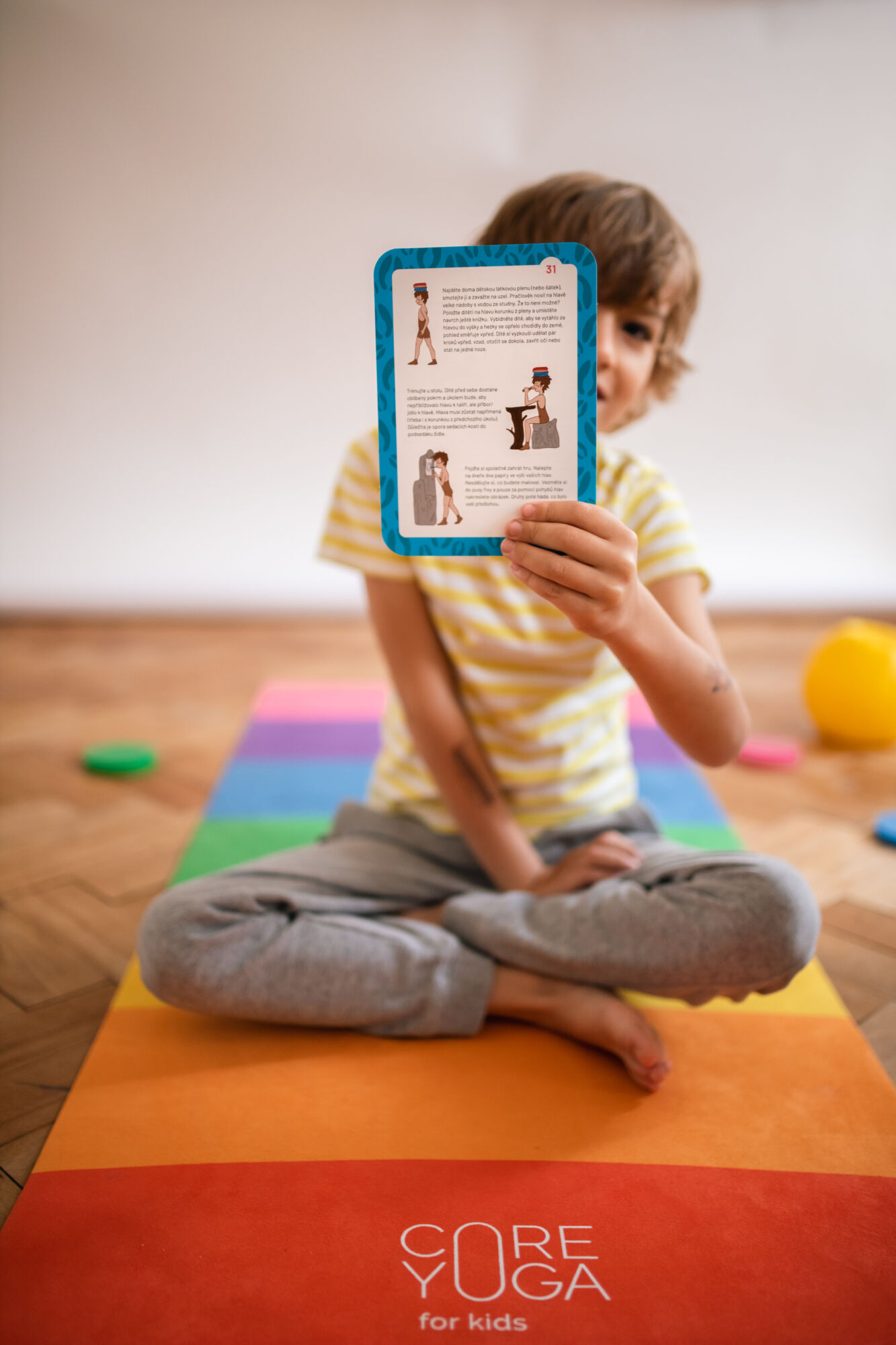 Dětské cvičební karty, vzdělávací a tréninkový plán pro silný střed těla.